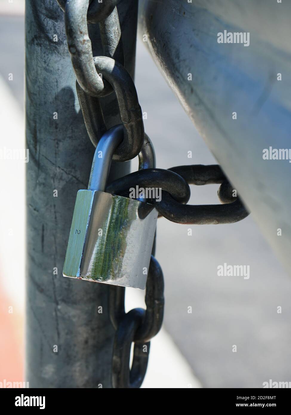 Chain lock gate hi-res stock photography and images - Alamy