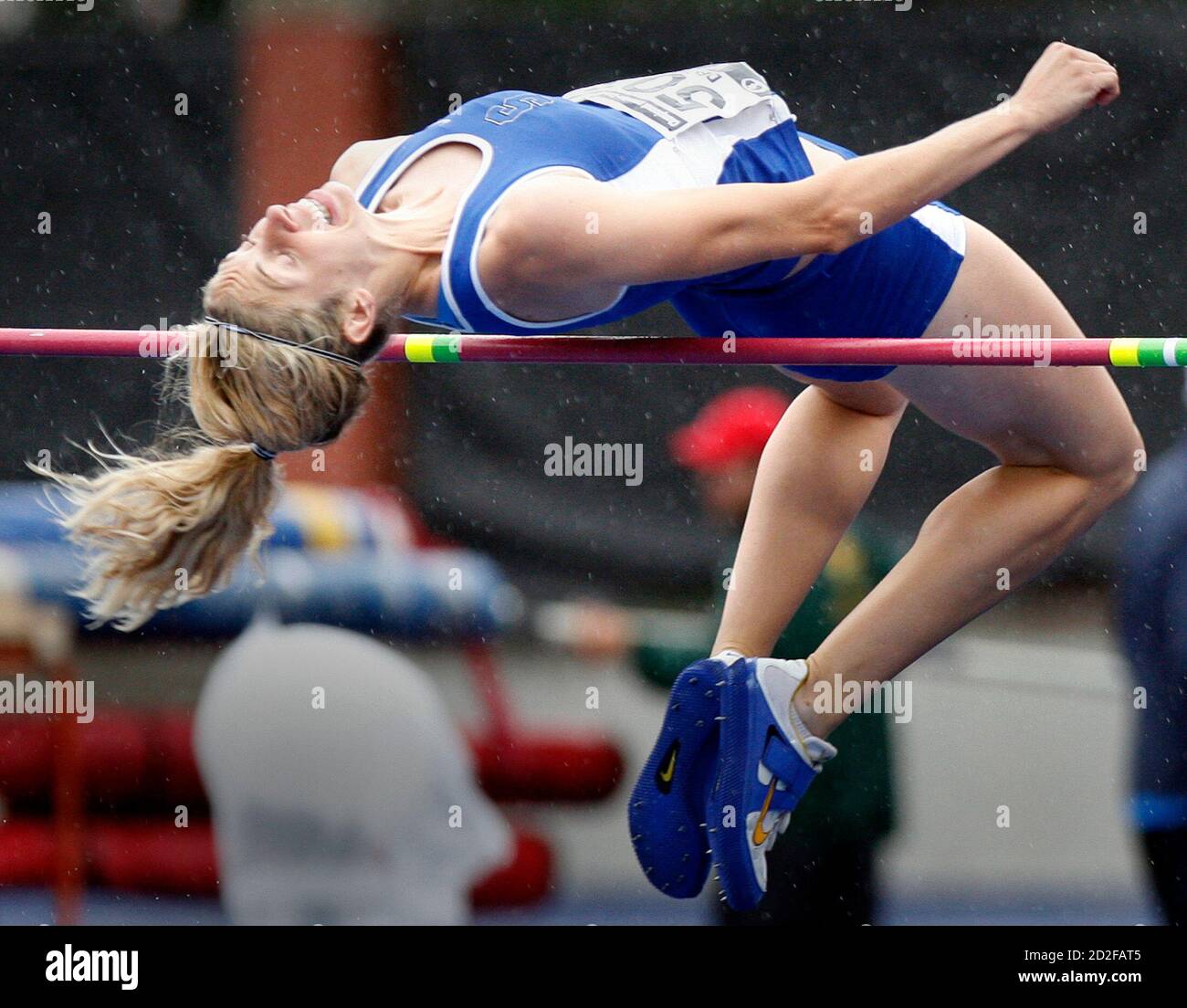 Winner womens high jump hi-res stock photography and images - Alamy
