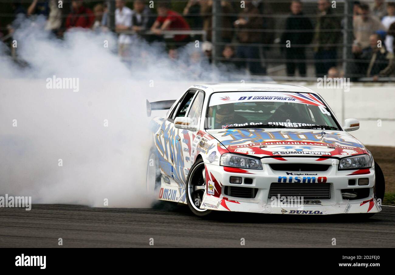 Professional race car driving hi-res stock photography and images - Alamy