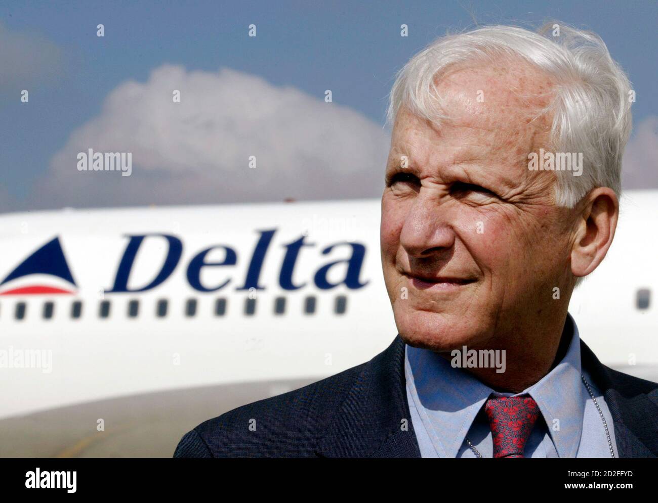 Airport delays hi-res stock photography and images - Alamy