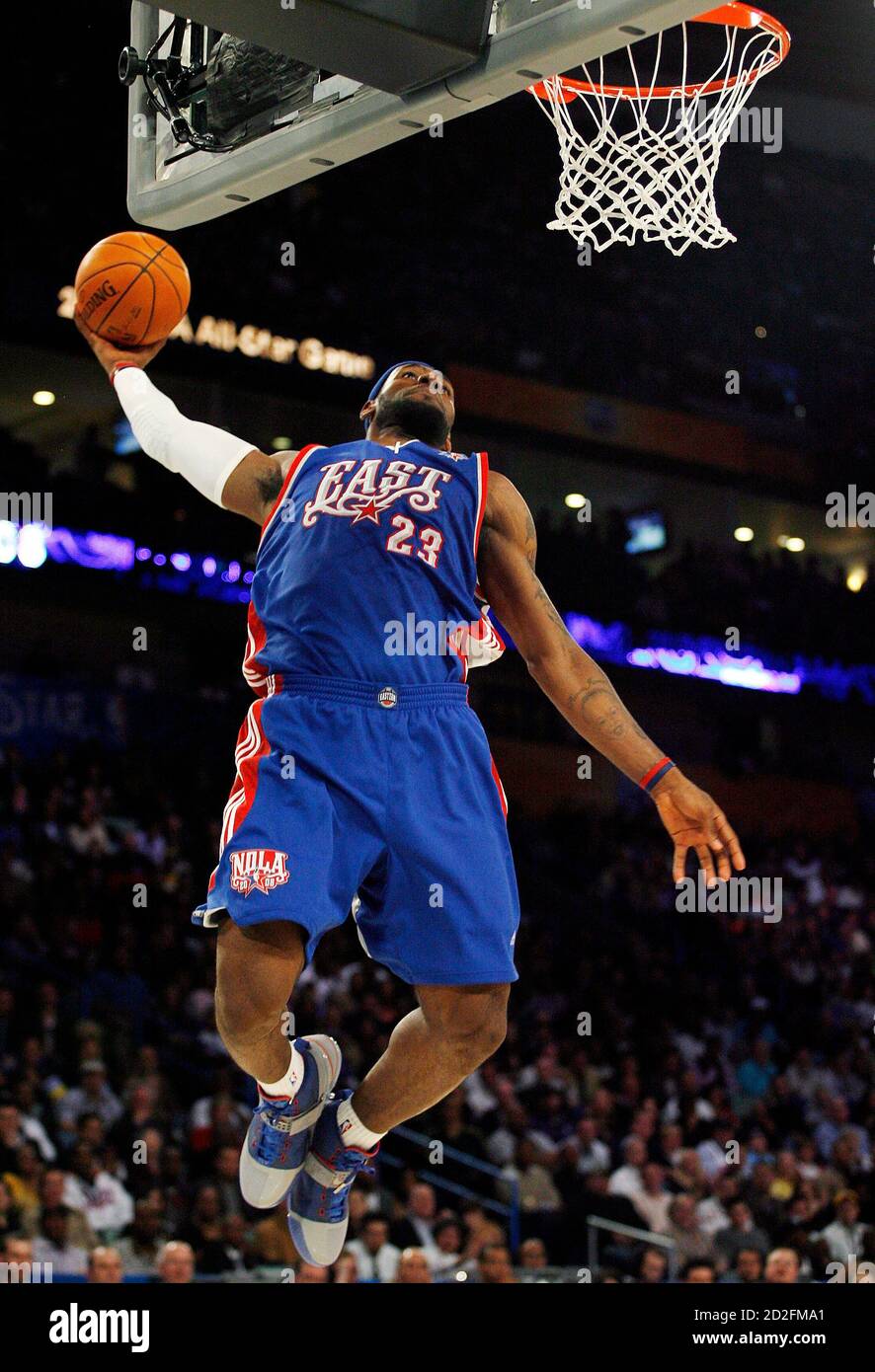 Cleveland Cavaliers Lebron James Dunk