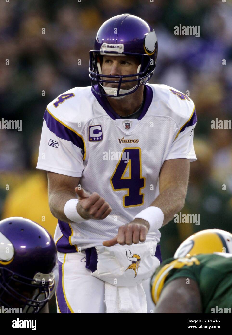 Football hand signals hi-res stock photography and images - Alamy