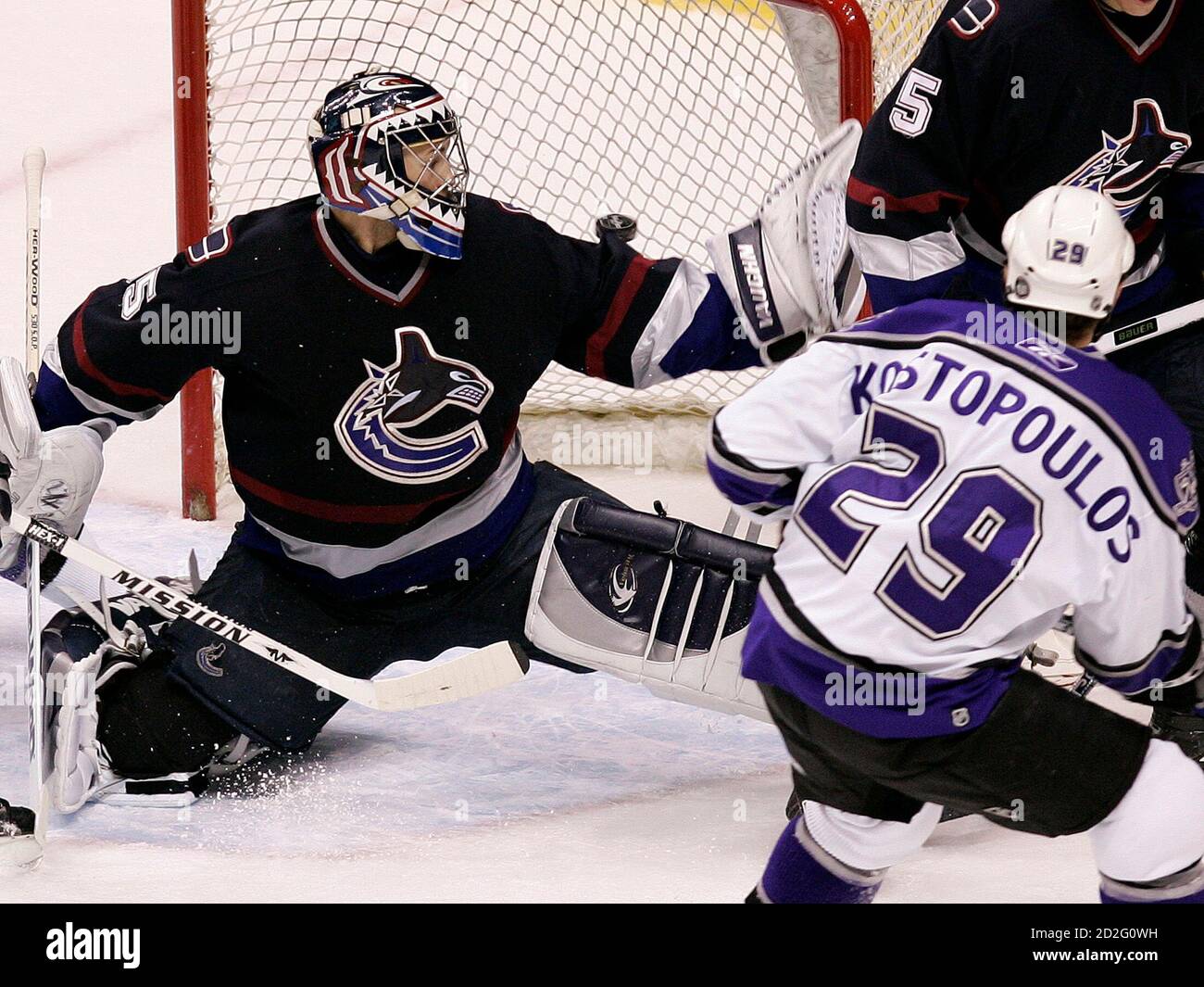 Auld tom hi-res stock photography and images - Alamy