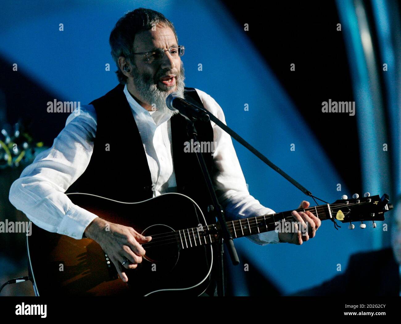 Singer yusuf formerly cat stevens hi-res stock photography and images ...
