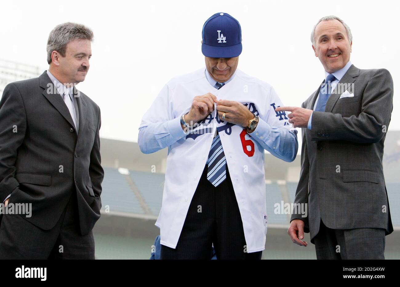 Dodger general manager ned colletti hi-res stock photography and images ...