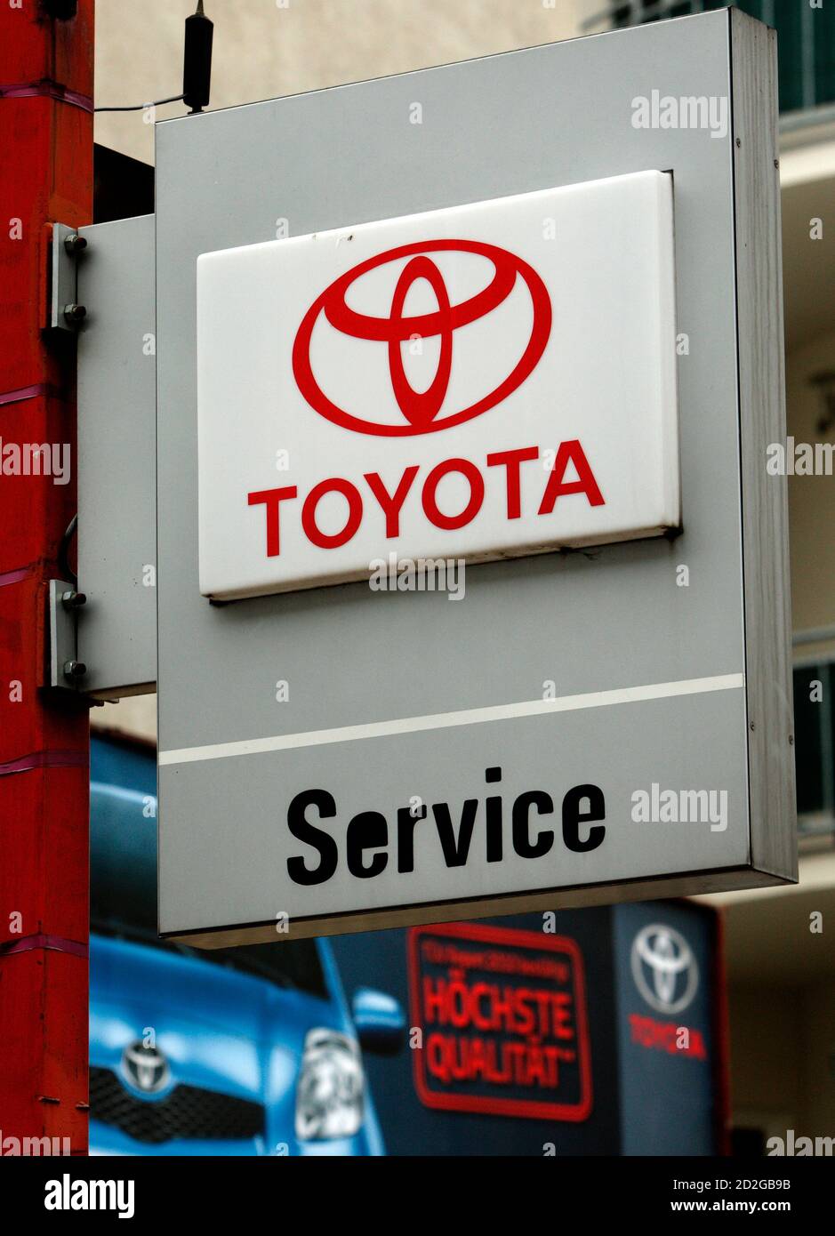 Billboard Garage High Resolution Stock Photography and Images - Alamy