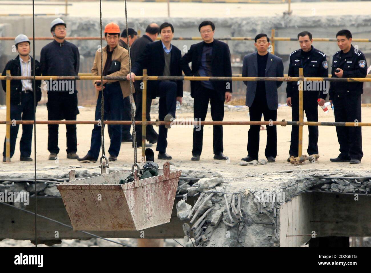 Dead construction workers hi-res stock photography and images - Alamy