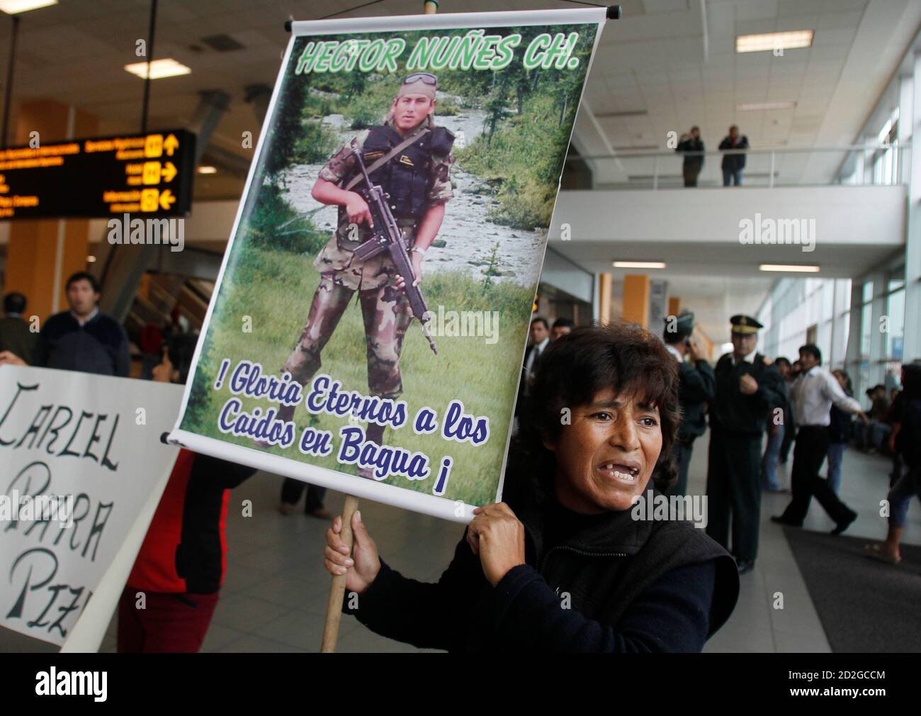 Police woman peru hi-res stock photography and images - Alamy