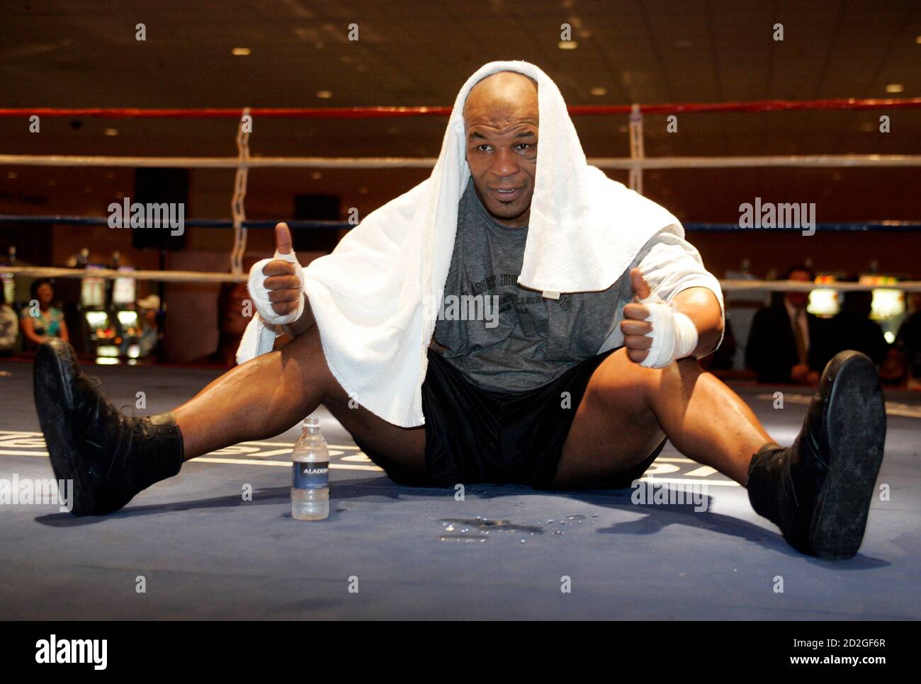 Open workouts hi-res stock photography and images - Alamy