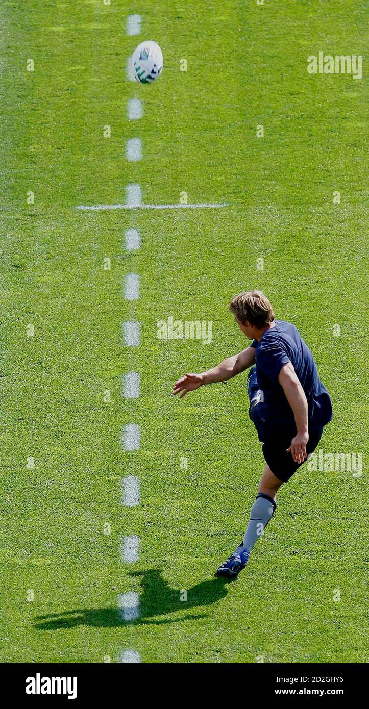 Jonny Wilkinson Rugby High Resolution Stock Photography and Images - Alamy