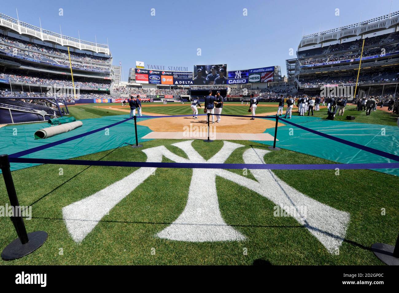 Yankees baseball stadium new york grass hi-res stock photography and ...