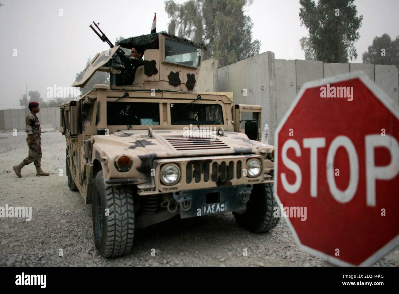 War iraq military soldier uniform hi-res stock photography and images ...