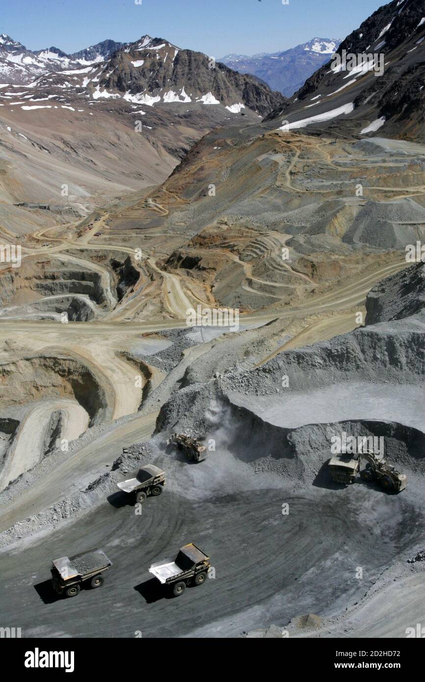Chile copper mine codelco hi-res stock photography and images - Alamy