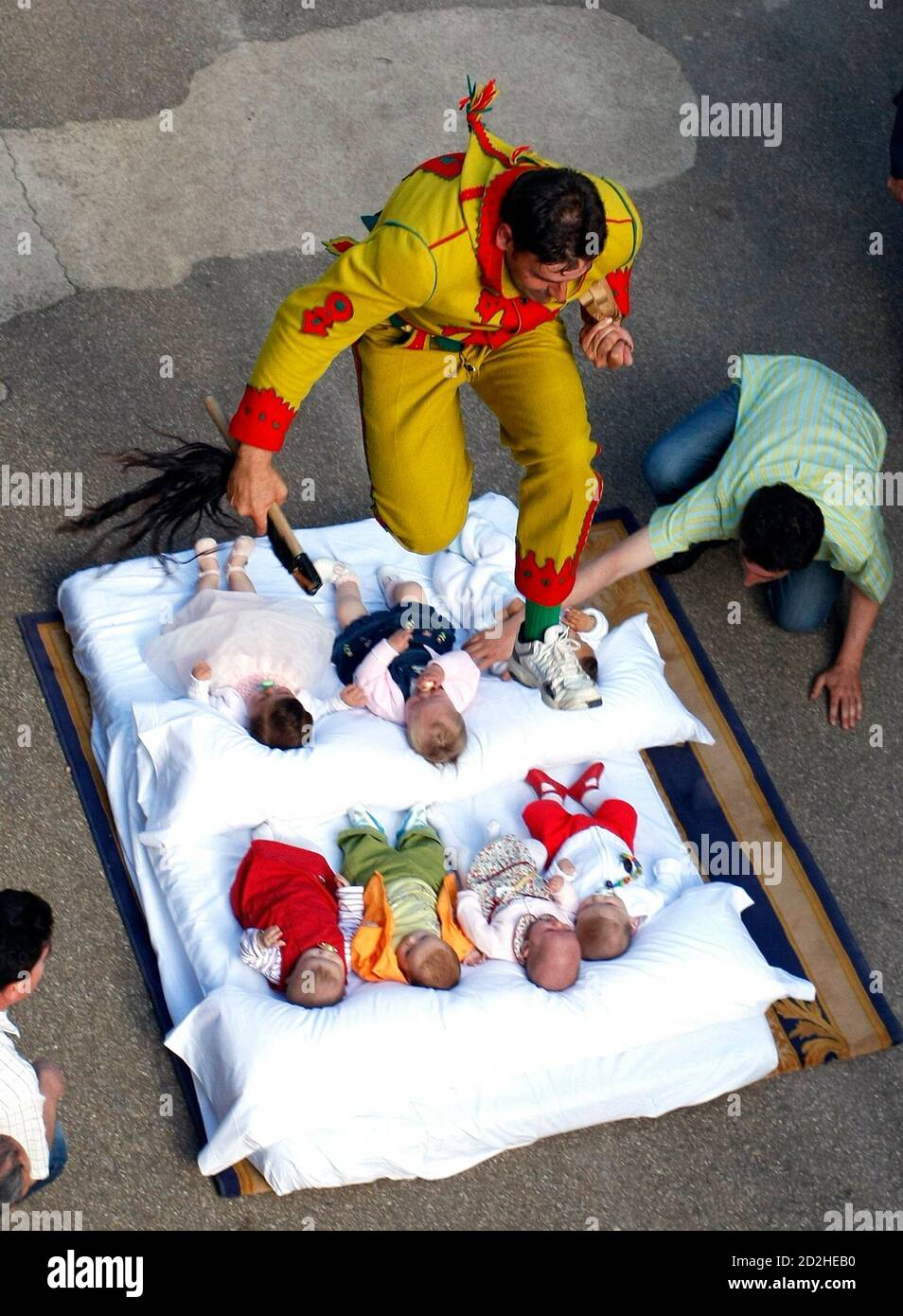 El colacho dressed in yellow hi-res stock photography and images - Alamy