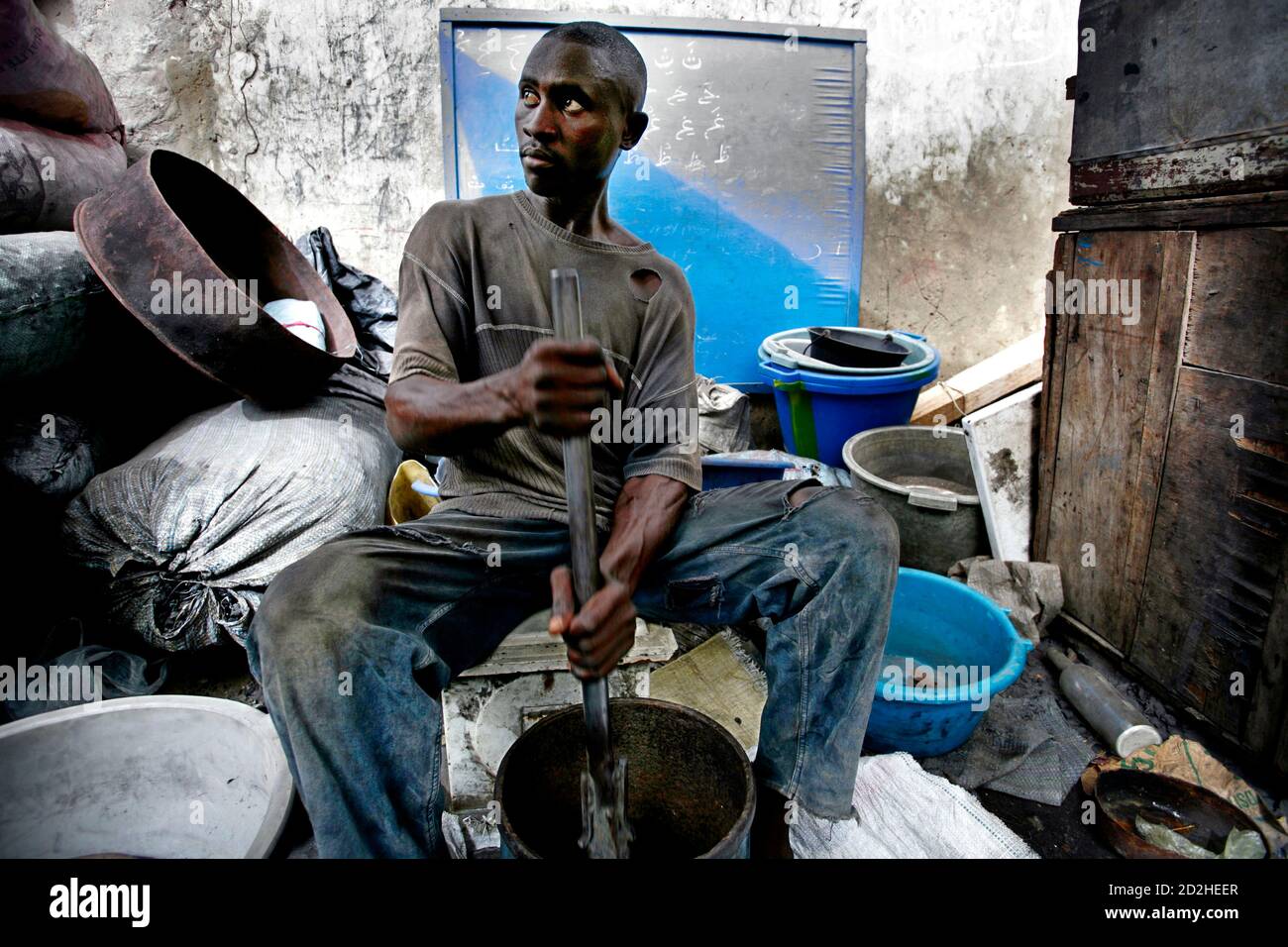 Gold sifting hi-res stock photography and images - Alamy