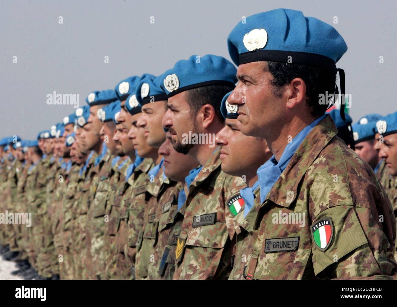 Listen bases hi-res stock photography and images - Alamy