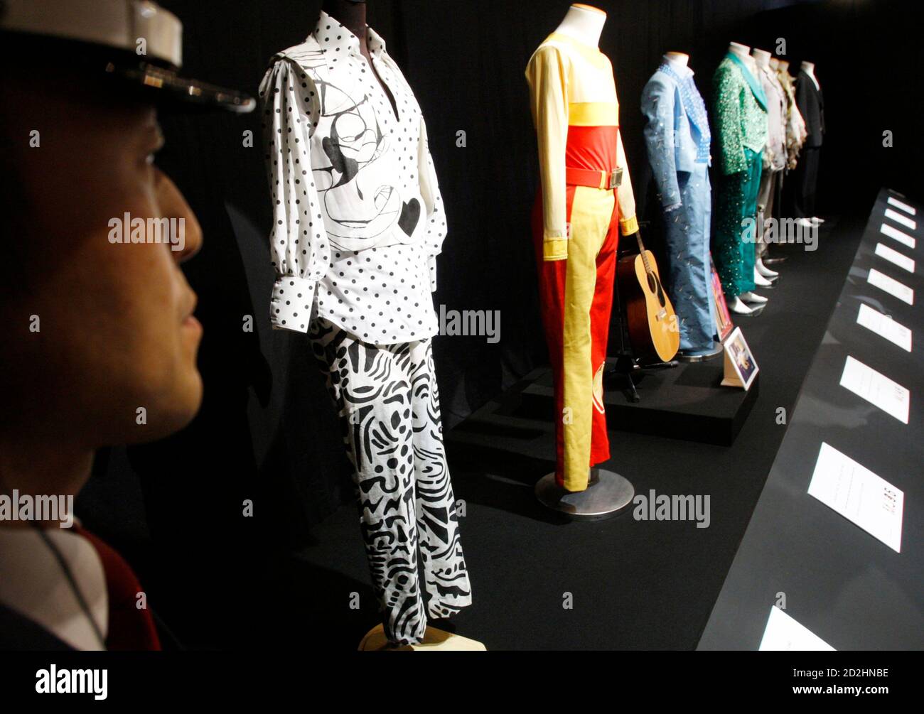 Michael jackson with security guard hi-res stock photography and images ...