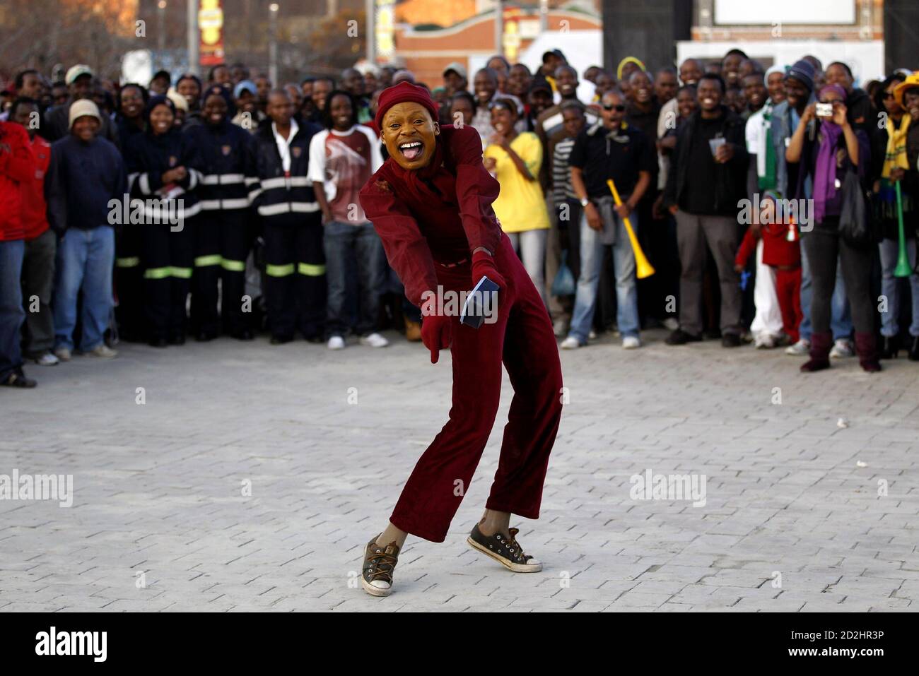 Dancer soccer hi-res stock photography and images - Alamy
