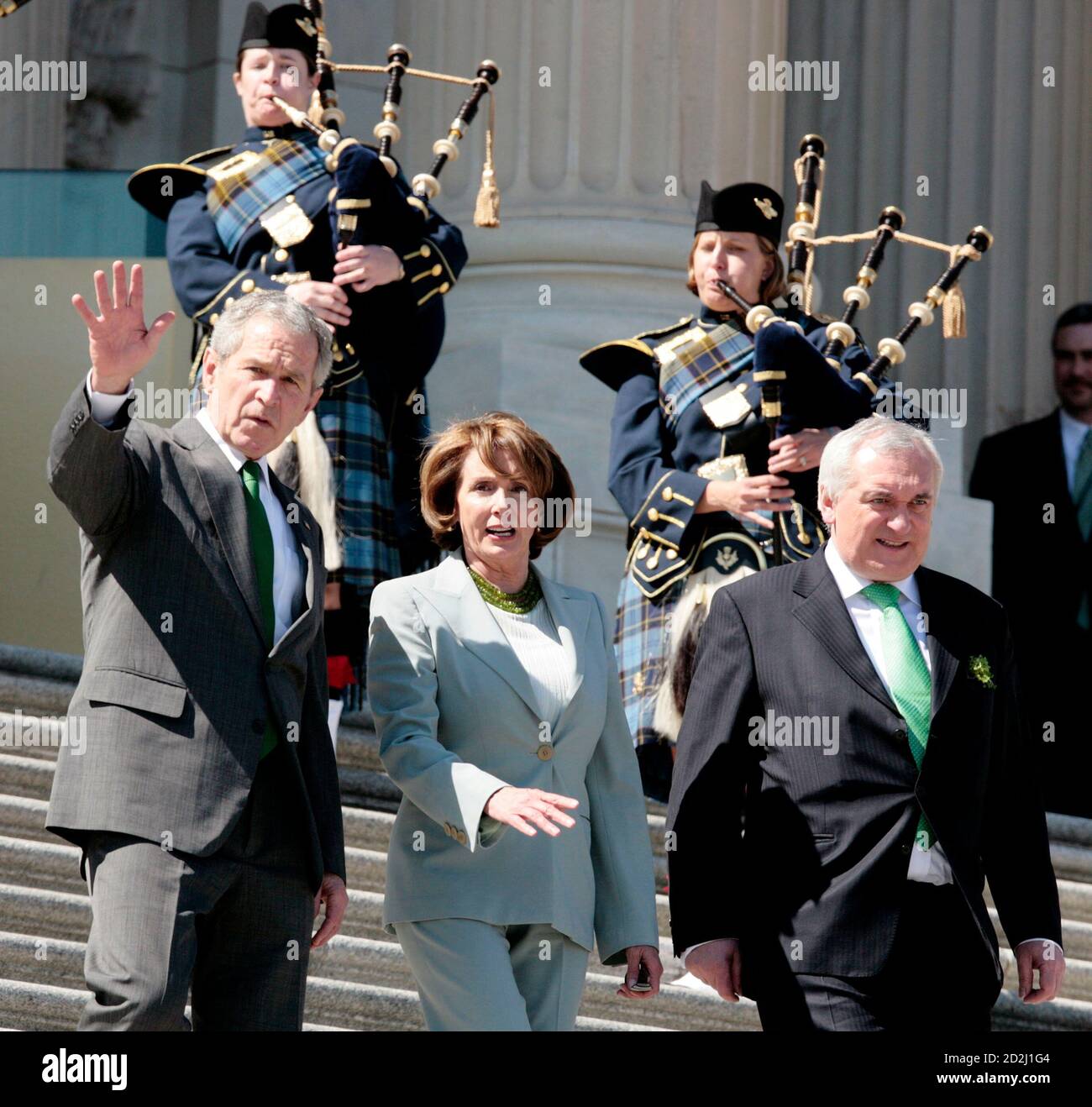 Bertie ahern george bush nancy hi-res stock photography and images - Alamy