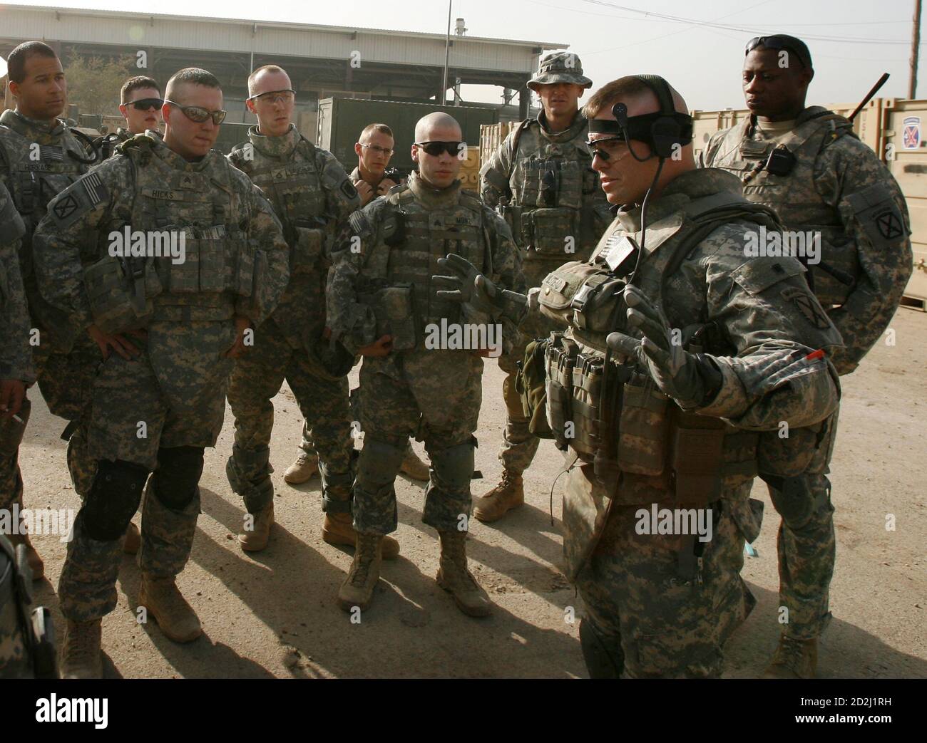 Briefing de mission hi-res stock photography and images - Alamy