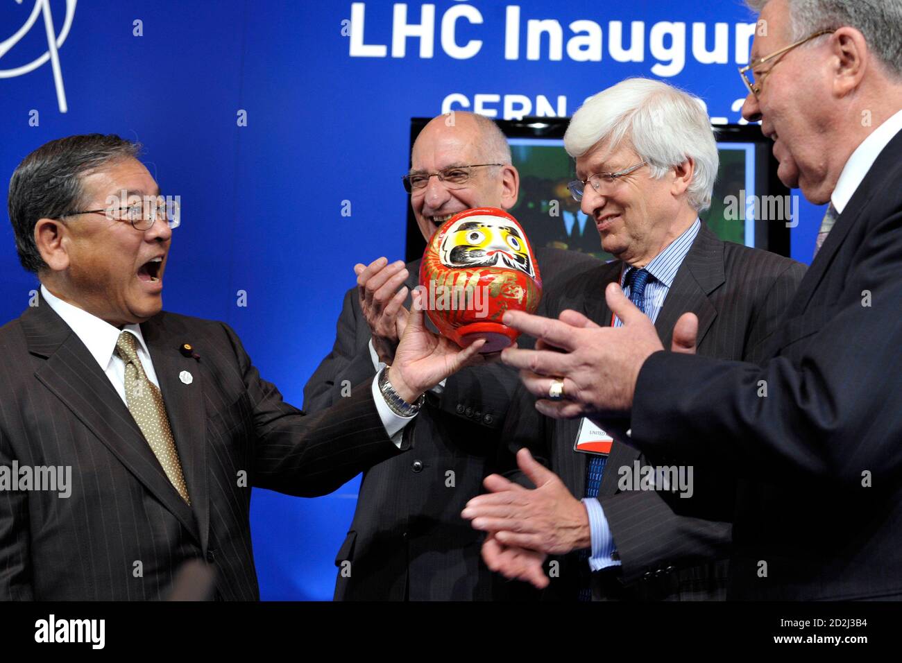 Cern director general hi-res stock photography and images - Alamy