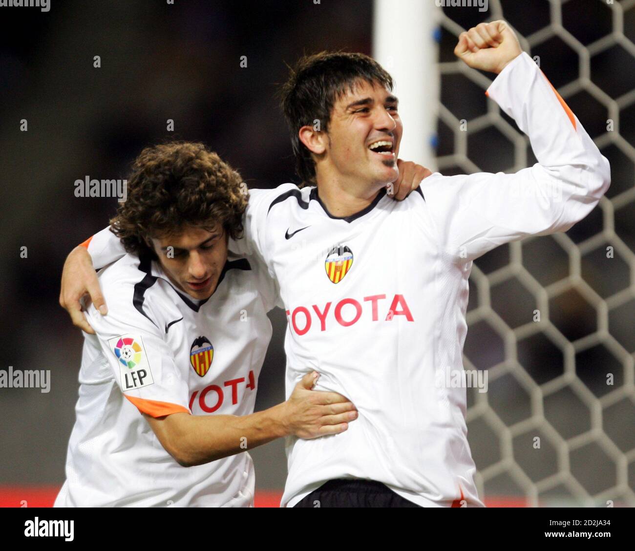 David villa celebrate barcelona hi-res stock photography and images - Alamy