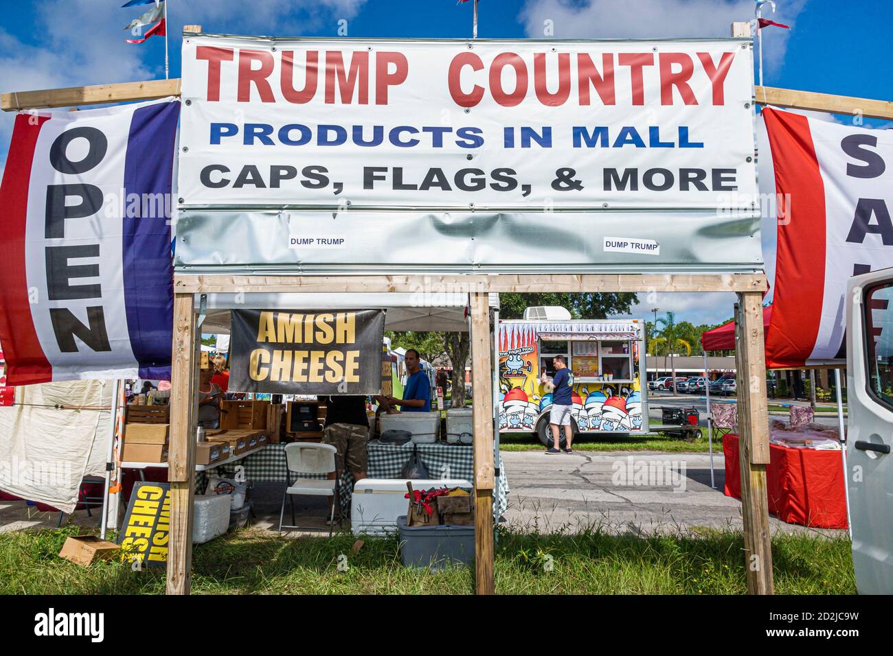 Towne square mall hi-res stock photography and images - Alamy