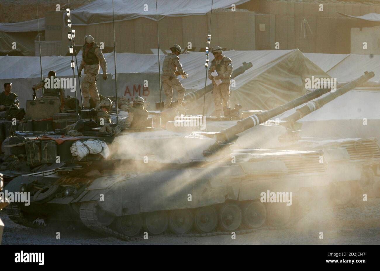 Tank crew members hi-res stock photography and images - Alamy