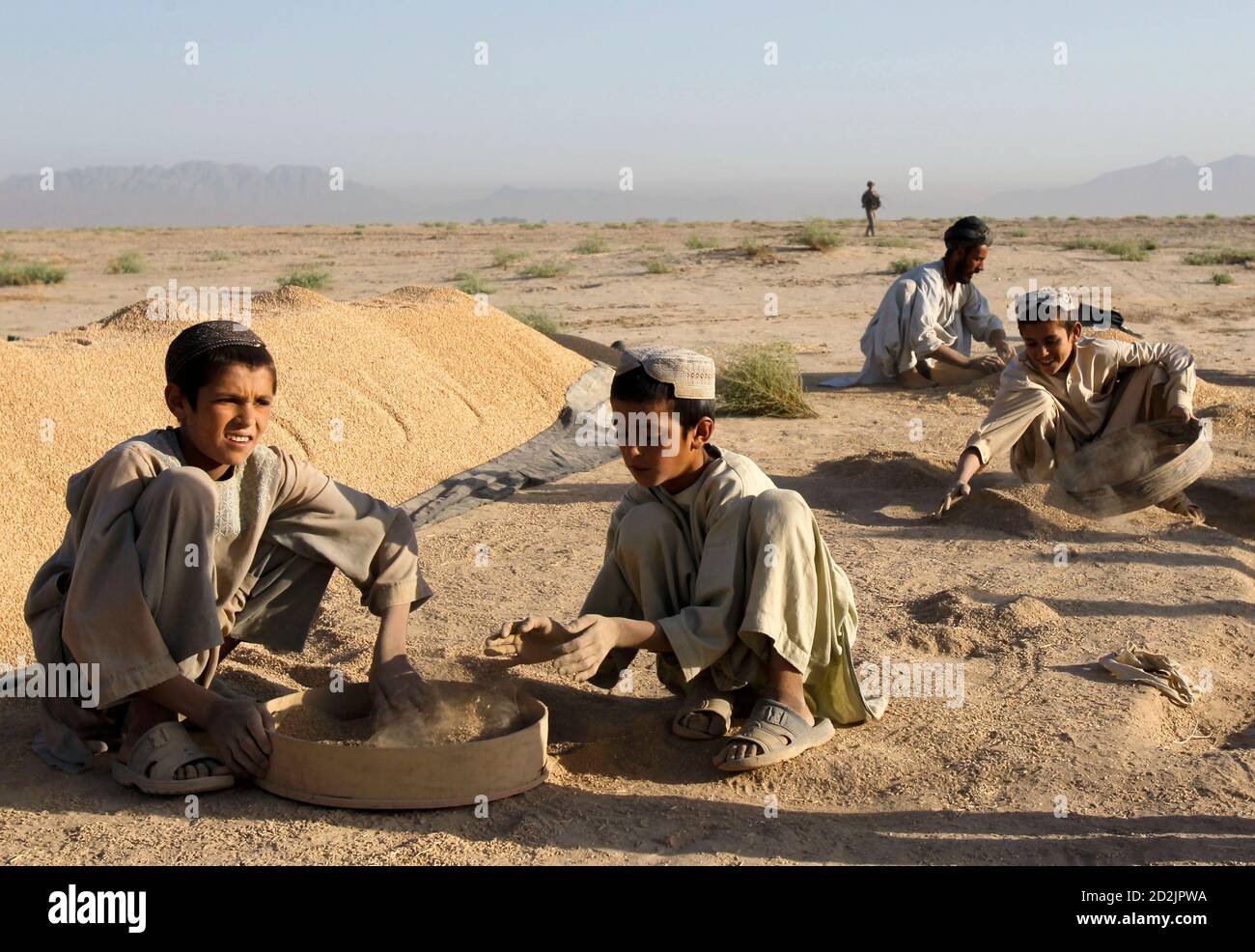 Child labour in afghanistan hi-res stock photography and images - Alamy