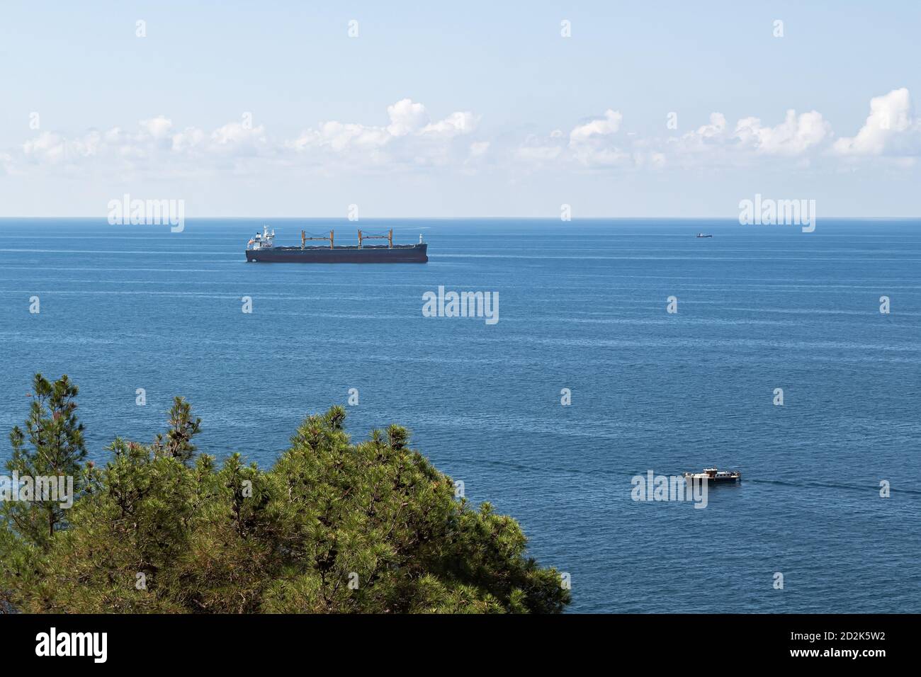 Ships and trees hi-res stock photography and images - Alamy
