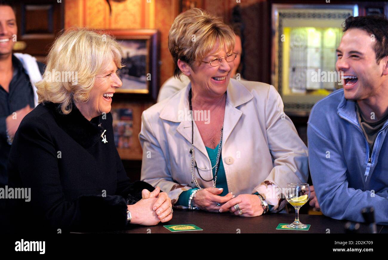 Who plays deirdre barlow hi-res stock photography and images - Alamy