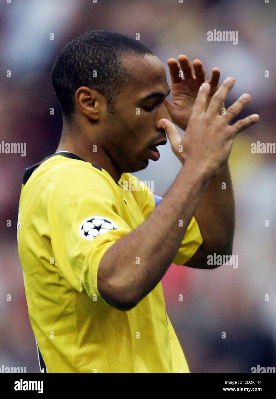 Thierry henry france england hi-res stock photography and images - Alamy