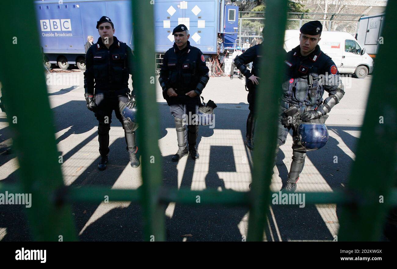 Police at football stadiums hi-res stock photography and images - Alamy