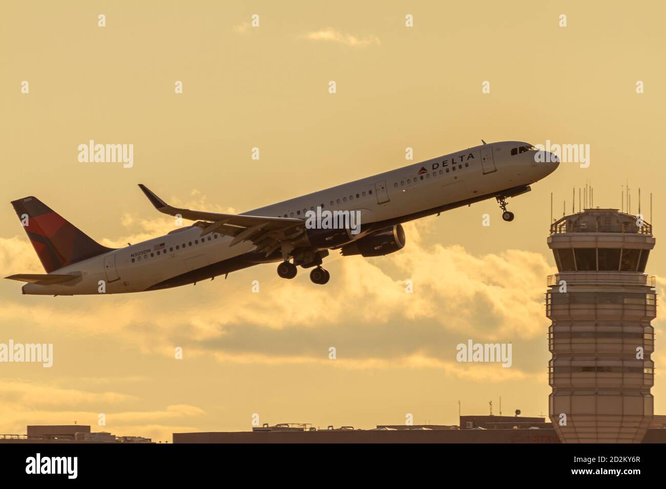 Washington DC, USA 10/03/2020: Sunset view of an Airbus A321 model ...