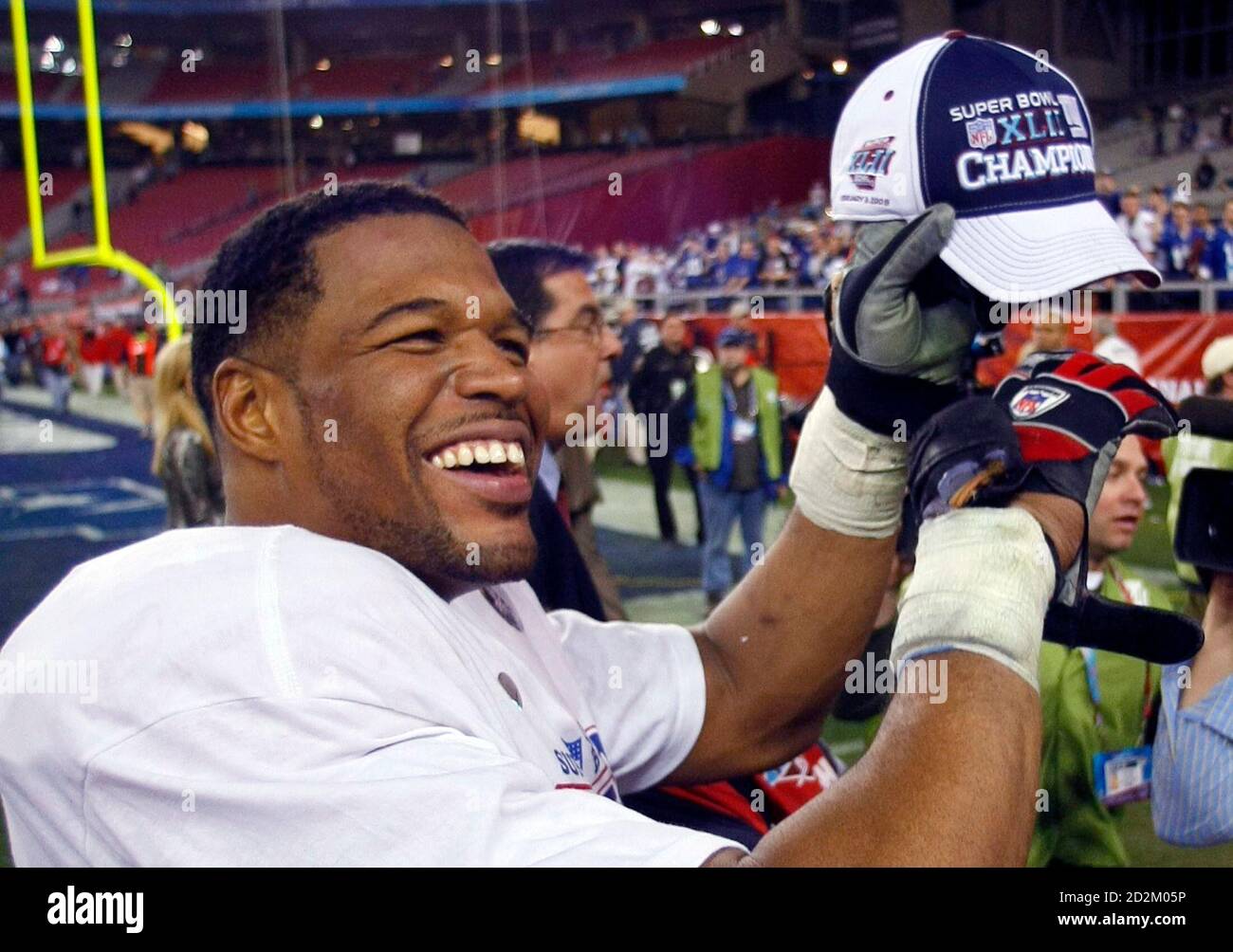 Michael strahan football hi-res stock photography and images - Alamy