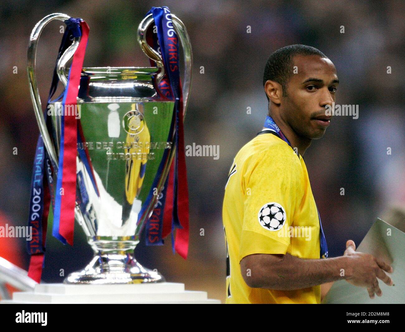 Thierry henry france england hi-res stock photography and images - Alamy