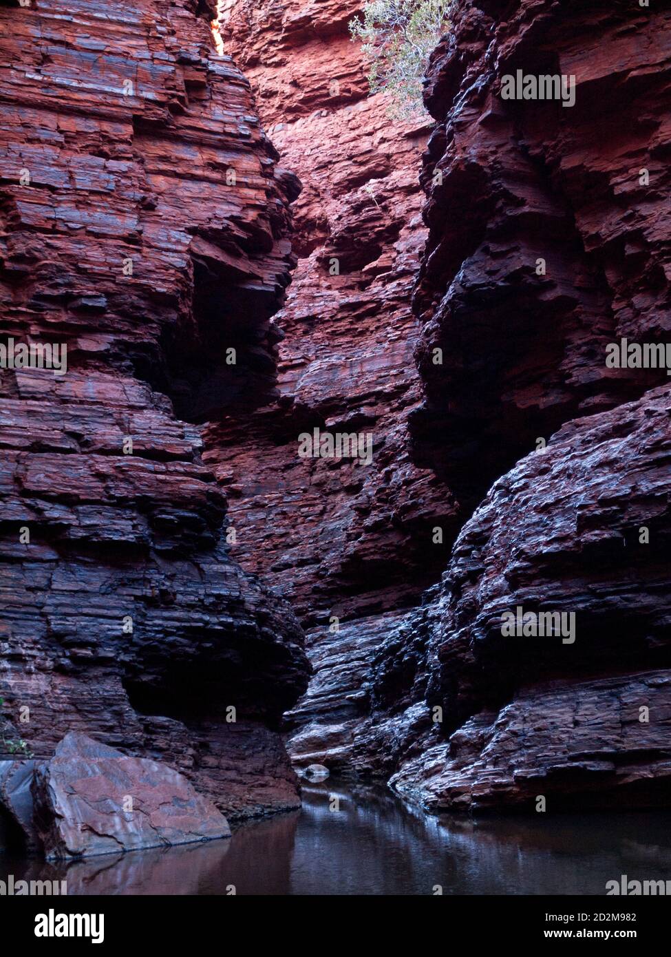 Handrail Pool, Weano Gorge, Karijini National Park, Western Australia ...