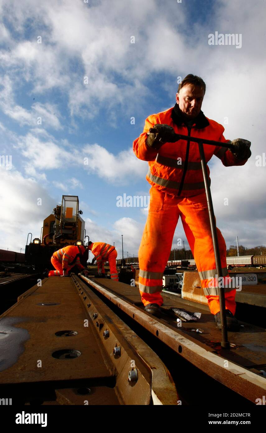 Railion deutsche bahn freight train hi-res stock photography and images ...