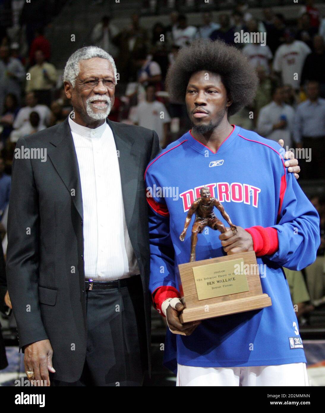 Bill russell defensive hi-res stock photography and images - Alamy