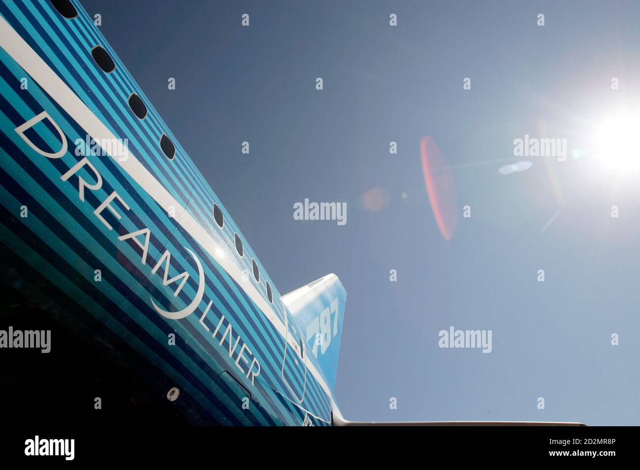 Boeing 787 aircraft assembly hi-res stock photography and images - Alamy