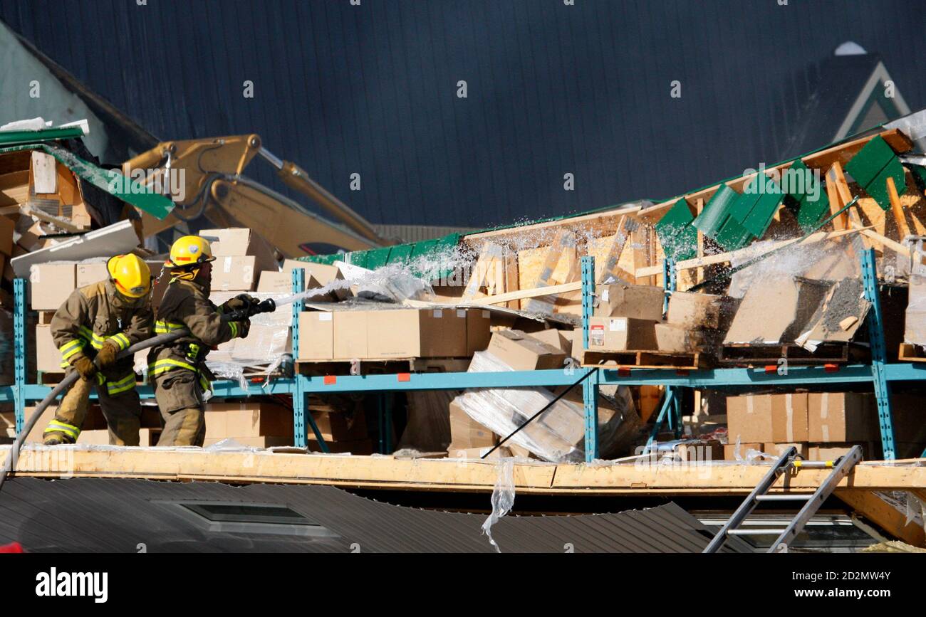 Inside warehouse on fire roof hi-res stock photography and images - Alamy