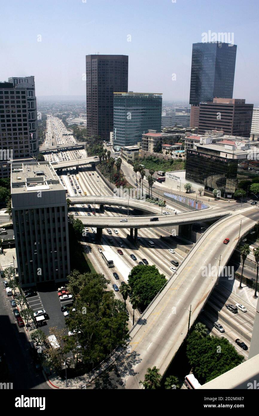 Los angeles earthquake freeway hi-res stock photography and images - Alamy
