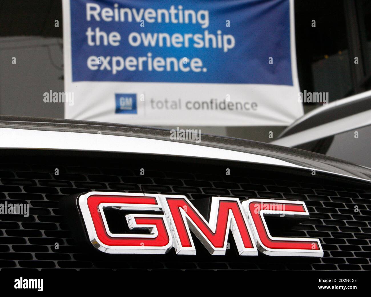 General motors corp logo on hi-res stock photography and images - Alamy
