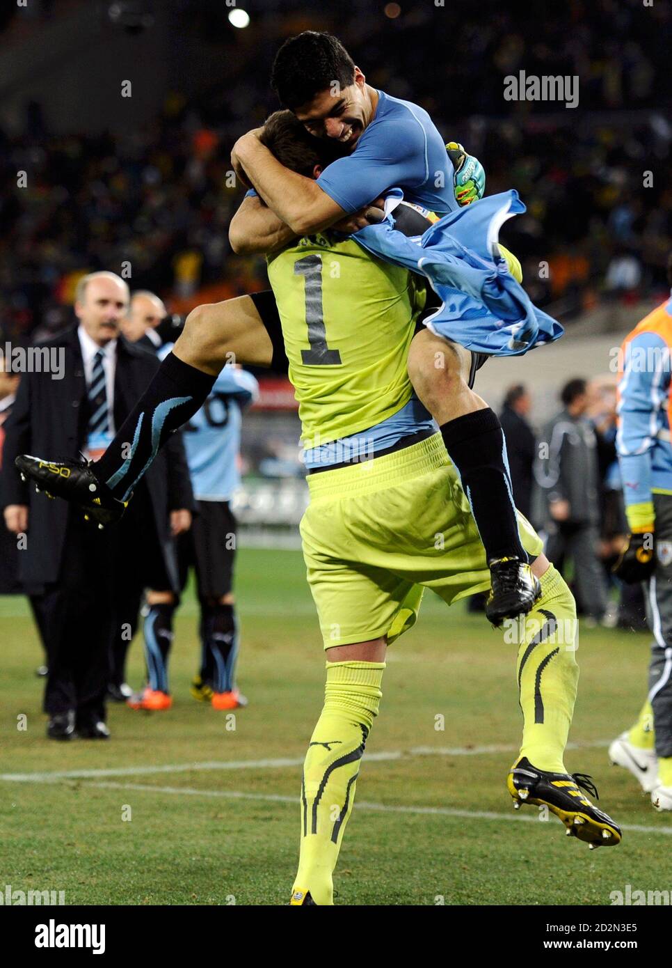 Luis suarez ghana 2010 hi-res stock photography and images - Alamy