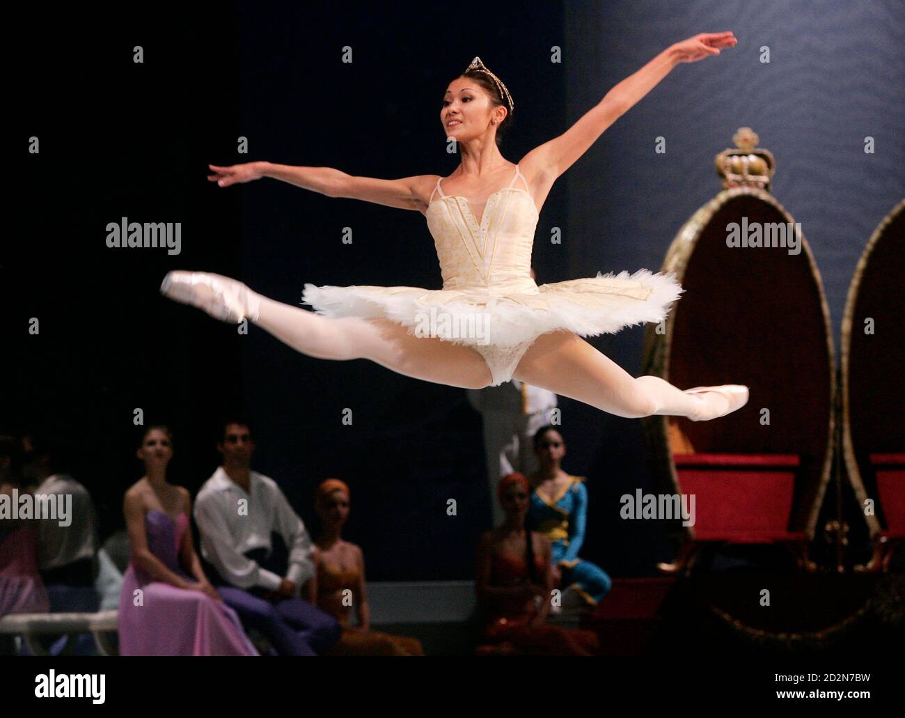 Dancer opera ballet performs during hi-res stock photography and images ...