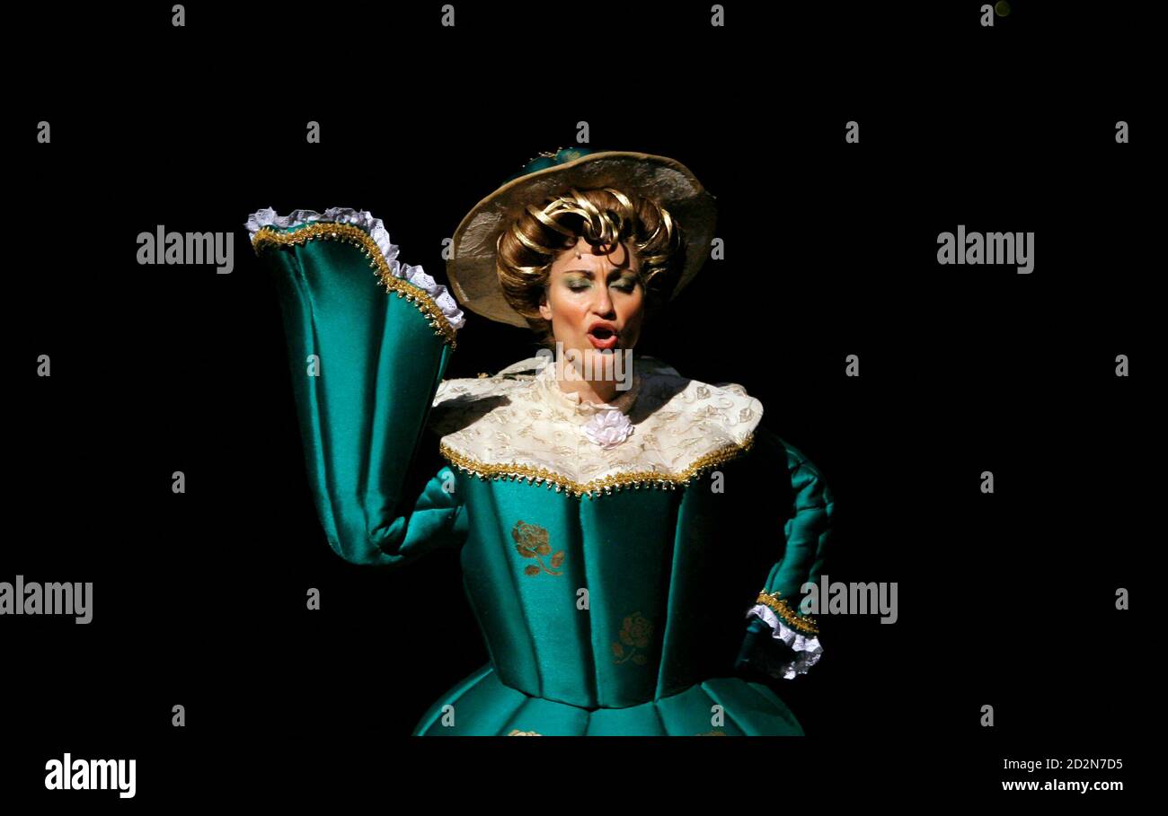 Mrs potts beauty and the beast hi-res stock photography and images - Alamy