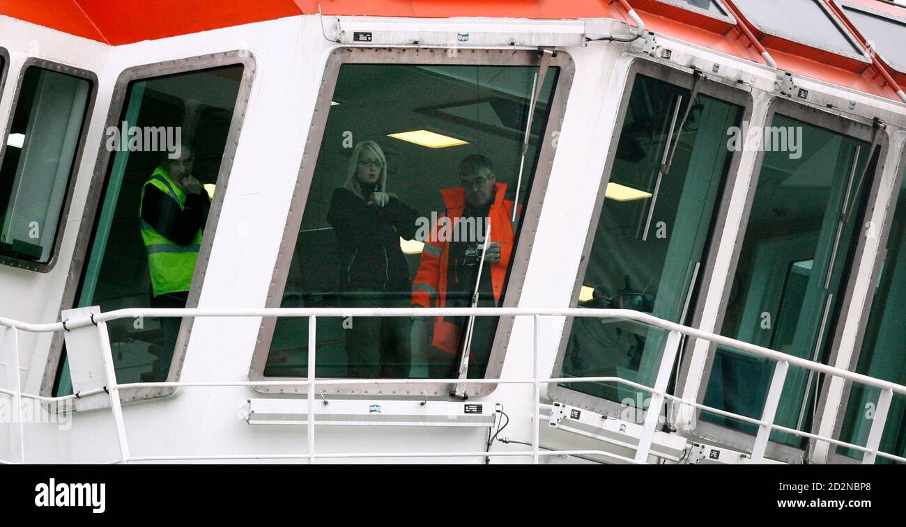 Oil rig helicopter scotland hi-res stock photography and images - Alamy