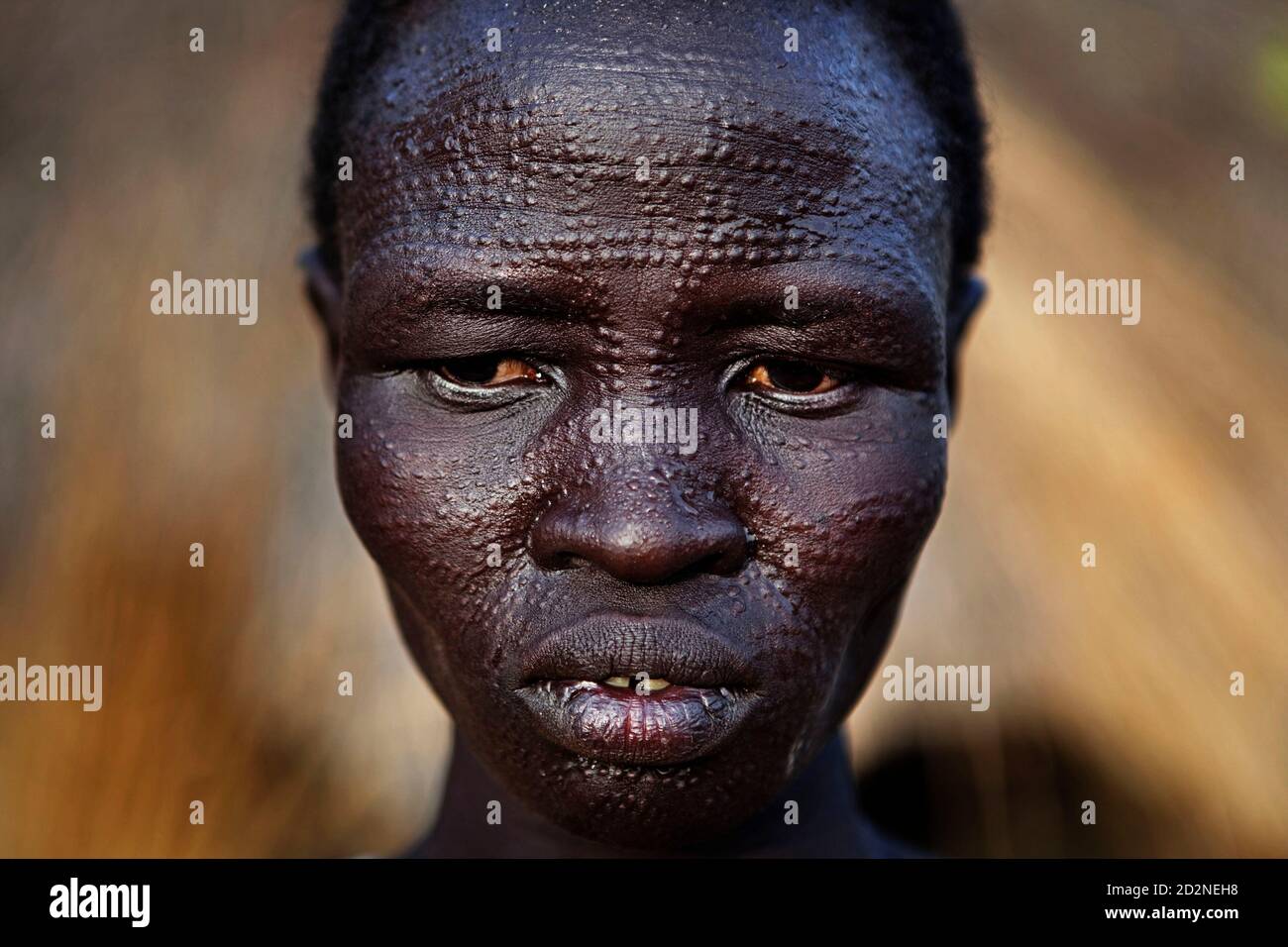 Nuer woman hi-res stock photography and images - Alamy