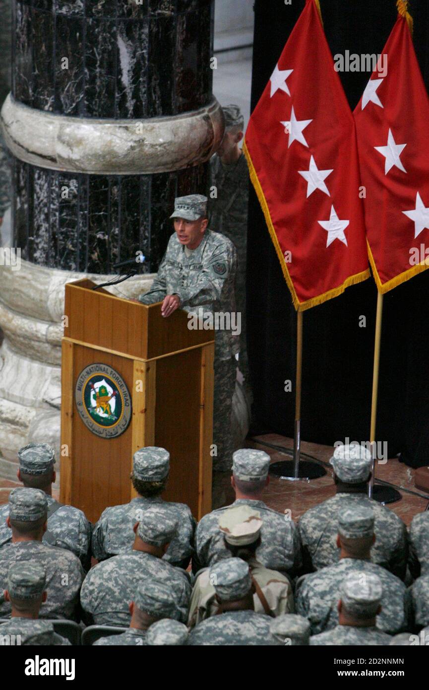 Reenlistment ceremony hi-res stock photography and images - Alamy