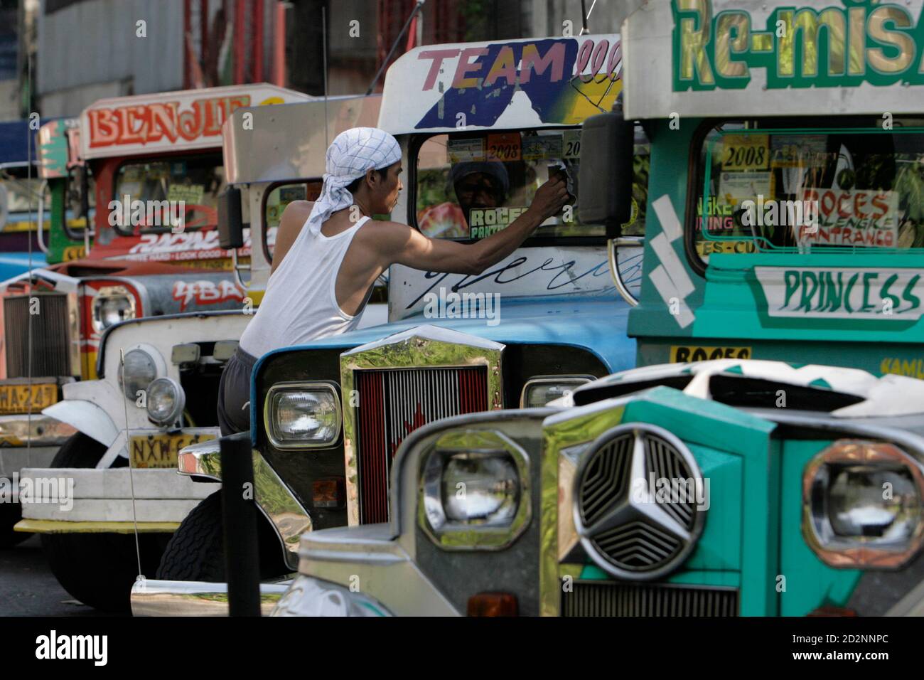Jeepney route hi-res stock photography and images - Alamy